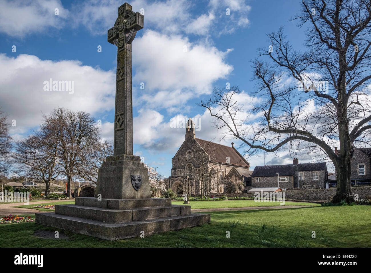 Forbury Gardens King Henry I Memorial Cross Stock Photo - Alamy