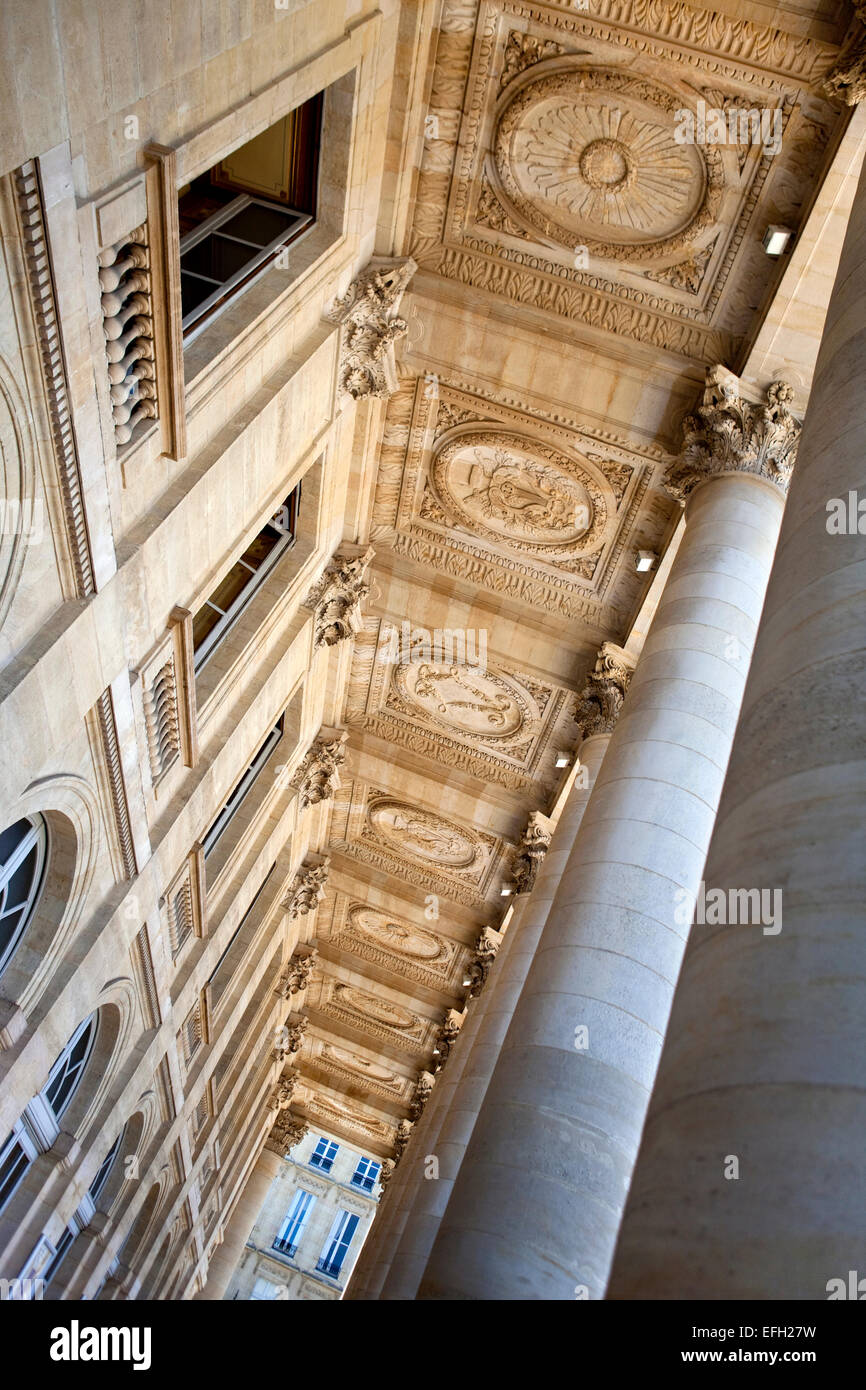 Porch and facade of Bordeaux opera, France Stock Photo - Alamy