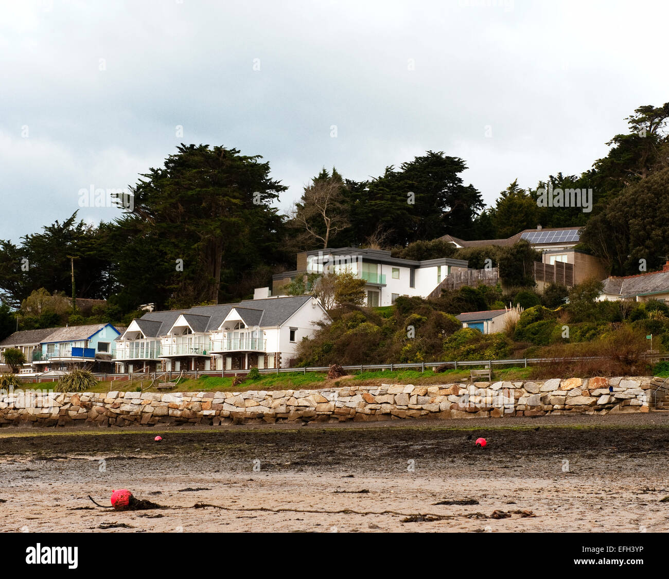 Camel estuary cornwall celebrity village rock cornwall hi-res stock ...