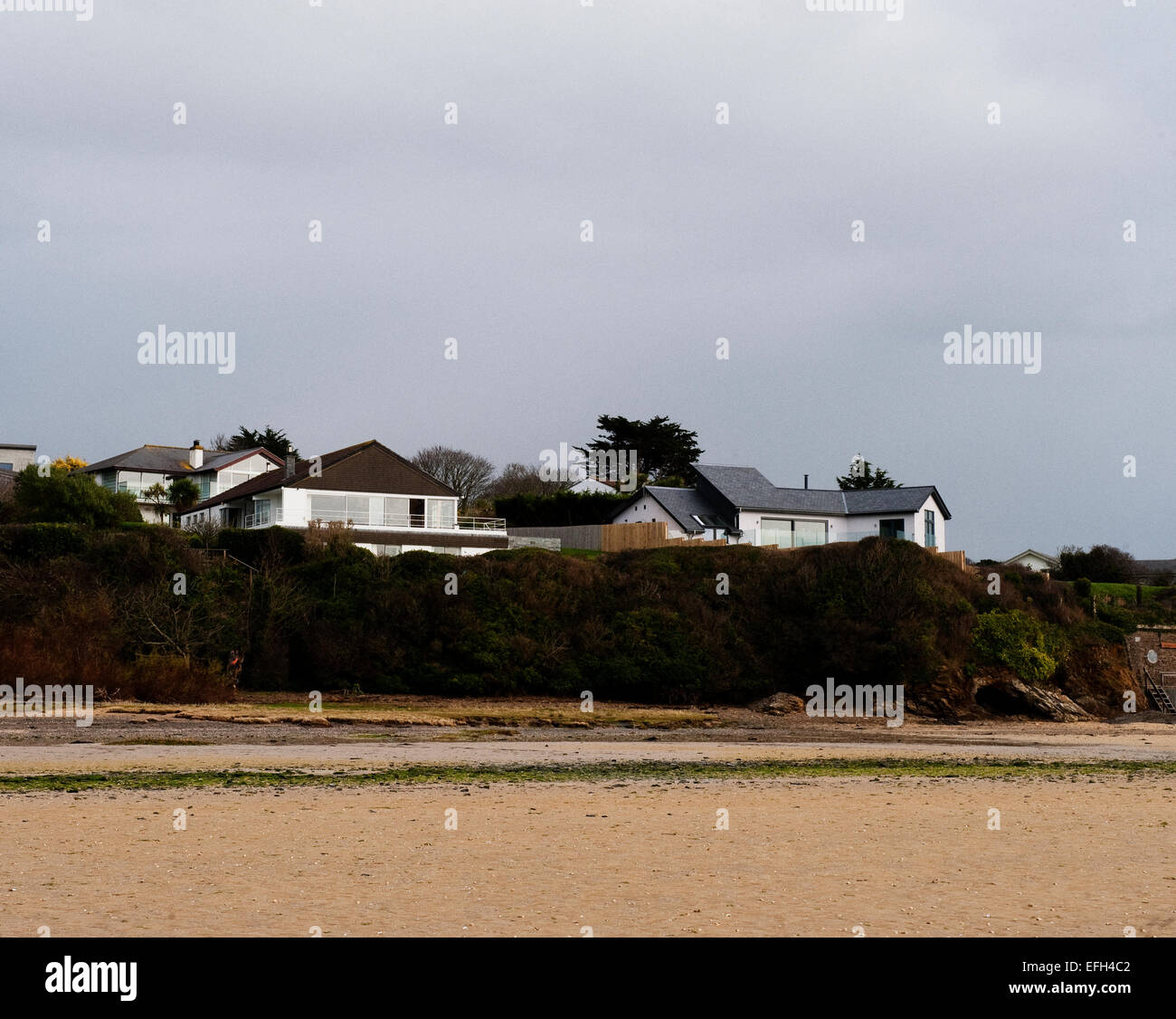 Camel estuary cornwall celebrity village rock cornwall hi-res stock ...