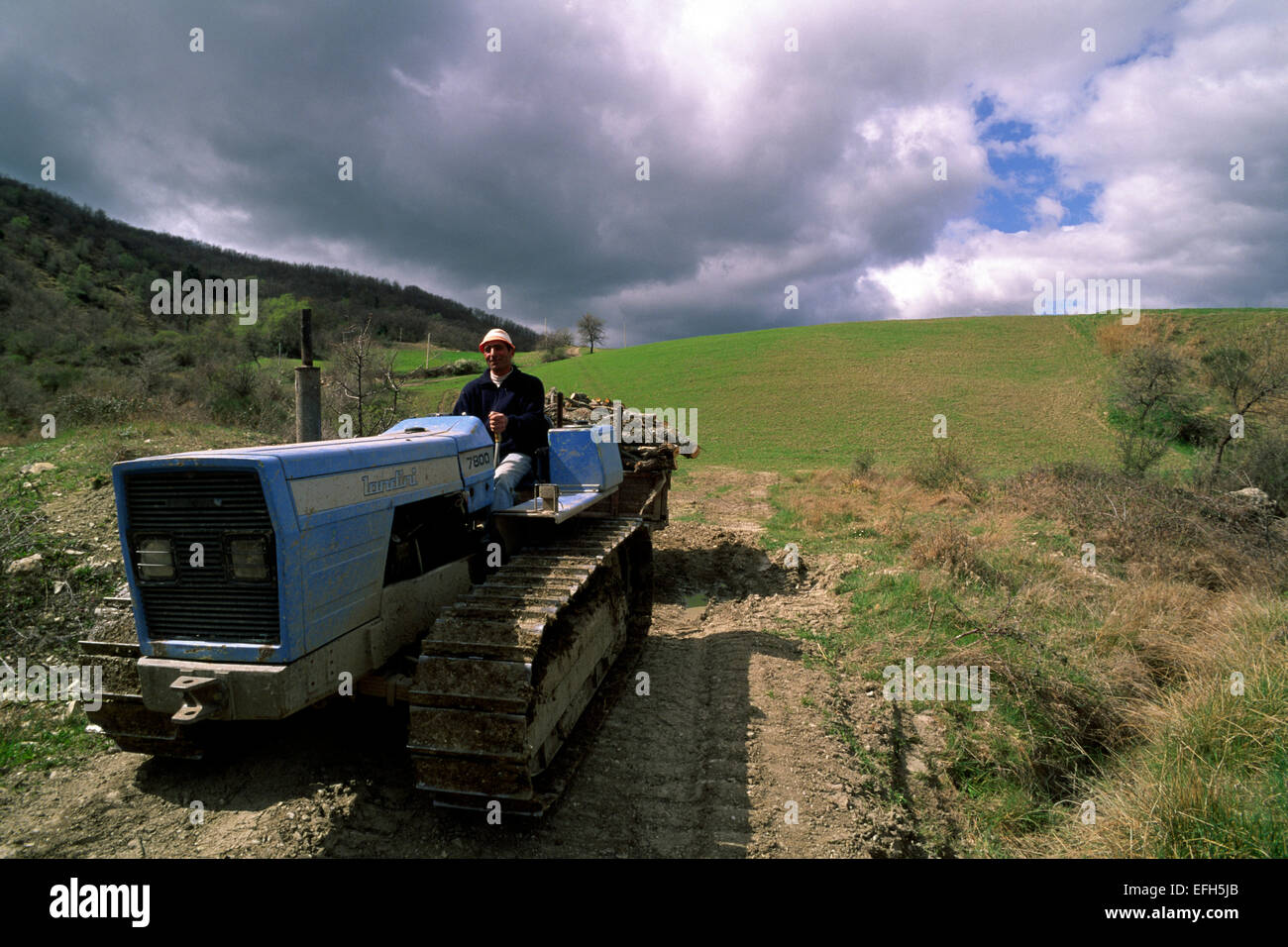 Tractors farmers italy hi-res stock photography and images - Alamy