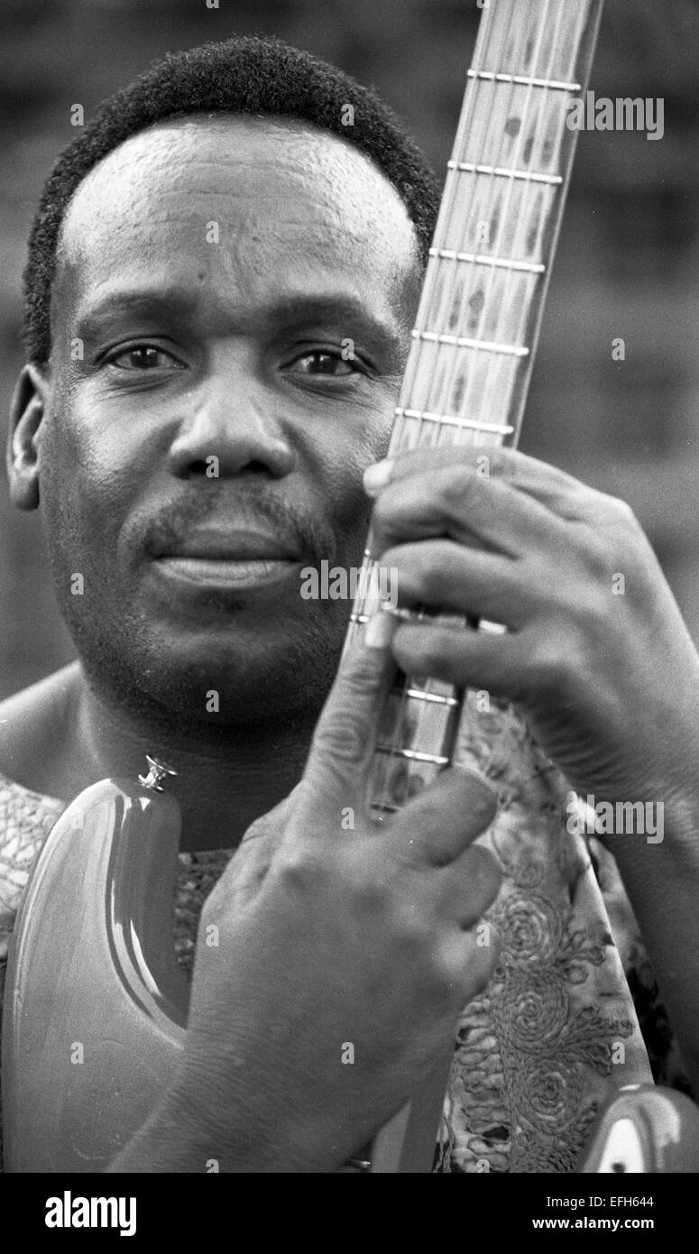 Duncan Senyatso, Afro jazz-fusion singer & guitarist from Botswana ...