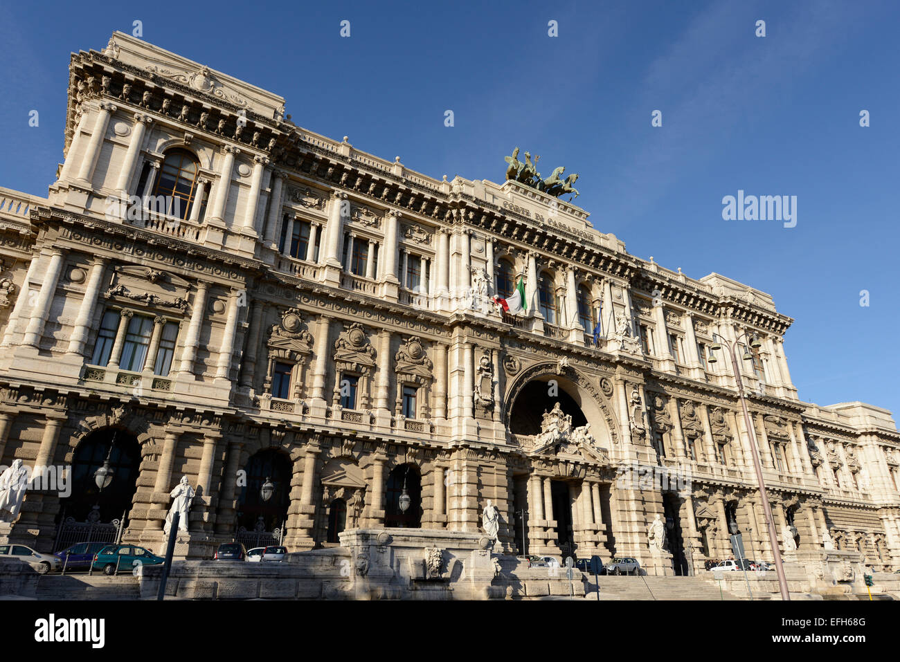 Italian law court hi-res stock photography and images - Alamy