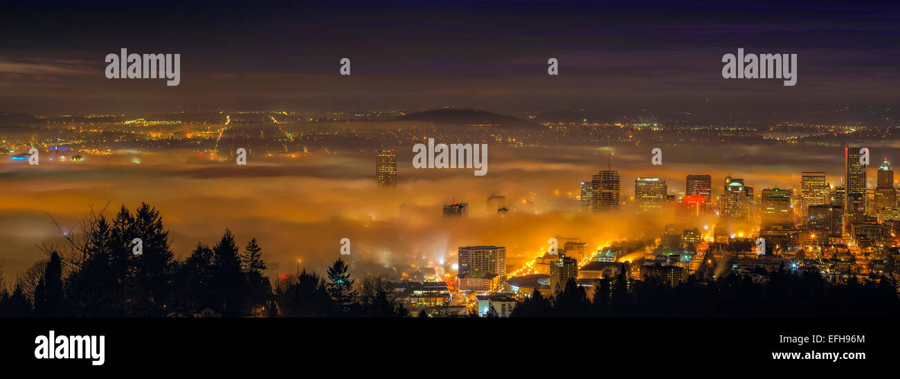 Rolling Fog Over City of Portland Oregon at Dawn Stock Photo - Alamy