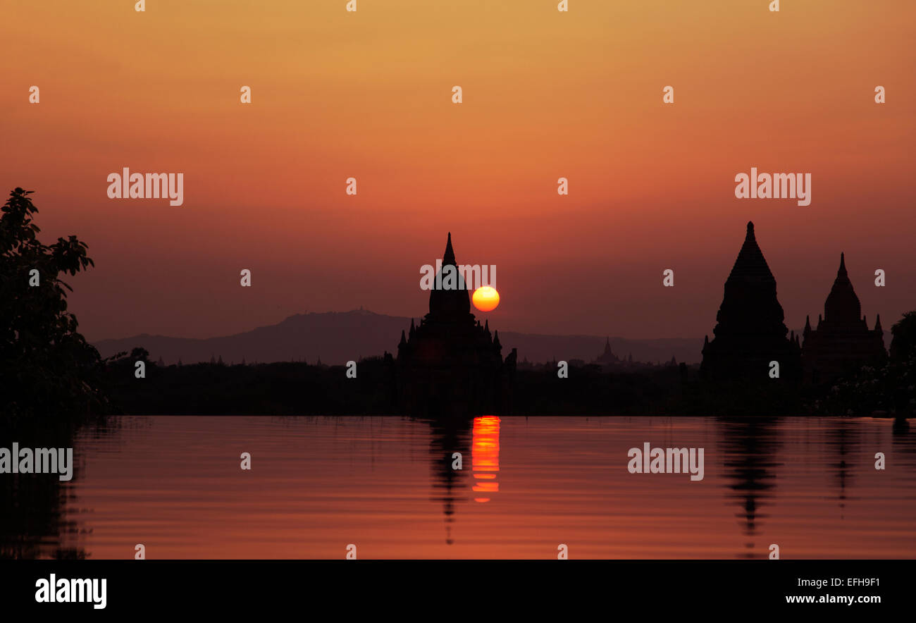 Sun reflection background hi-res stock photography and images - Alamy