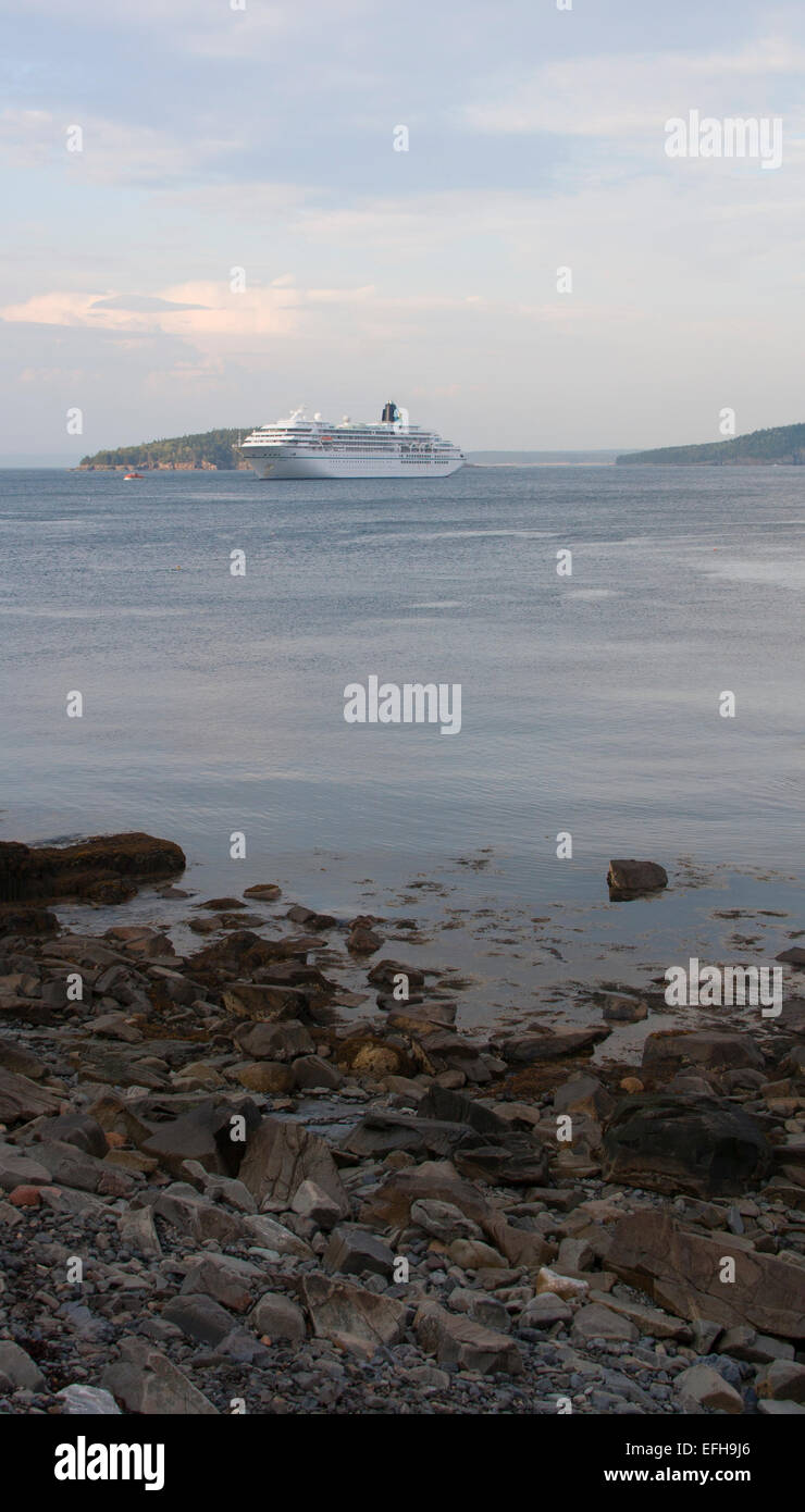 Bar harbor docks hi-res stock photography and images - Alamy