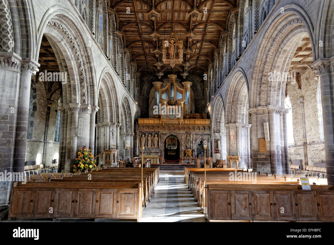 St davids cathedral shrine hi-res stock photography and images - Alamy