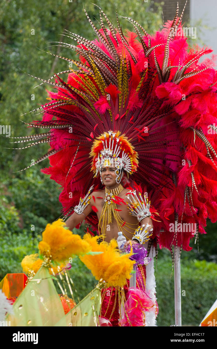 Carnival dancer headdress hi-res stock photography and images - Alamy