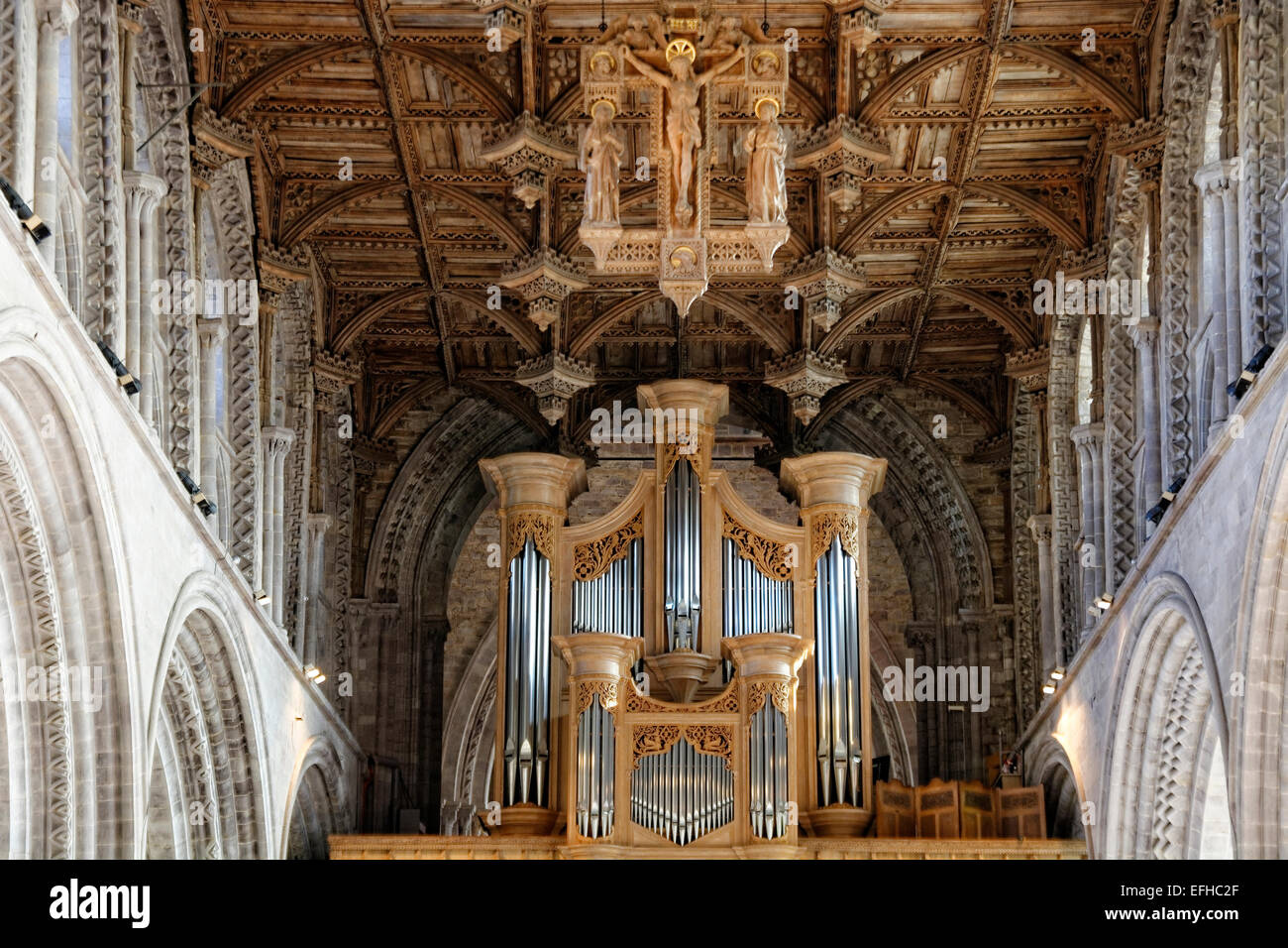 St davids cathedral shrine hi-res stock photography and images - Alamy