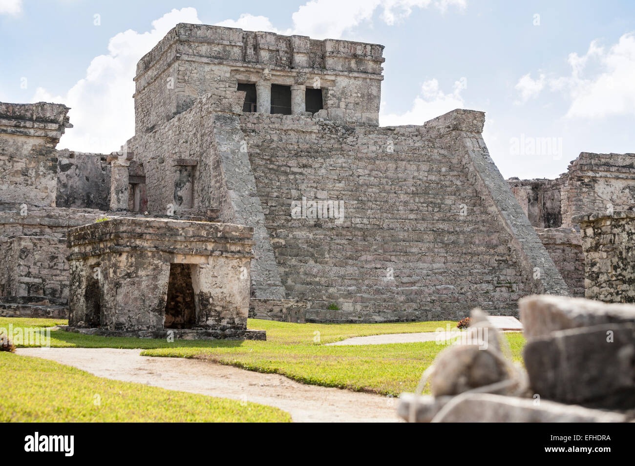 El Castello Rear elevation. The main temple, or lighthouse, Castillo or ...