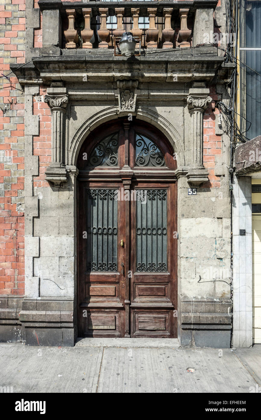 Neoclassical balustrade hi-res stock photography and images - Alamy