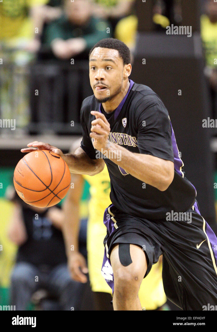 Eugene, Oregon, USA. 4th February, 2015. Washington Huskies guard Darin ...