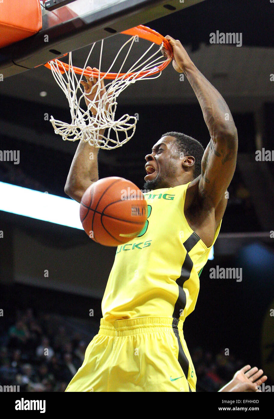 Eugene, Oregon, USA. 4th February, 2015. Oregon Ducks forward Elgin ...