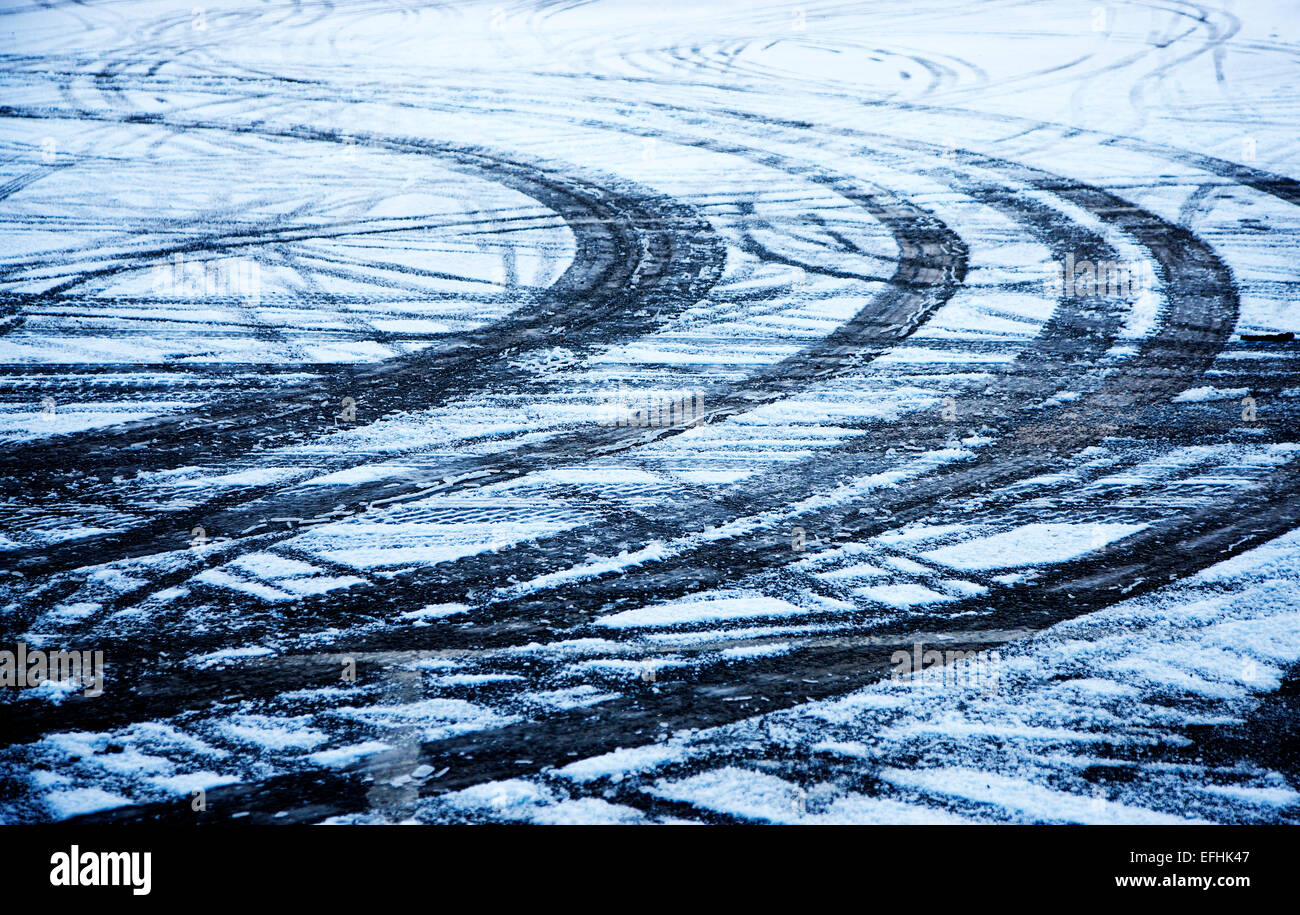 Tire skid marks hi-res stock photography and images - Alamy