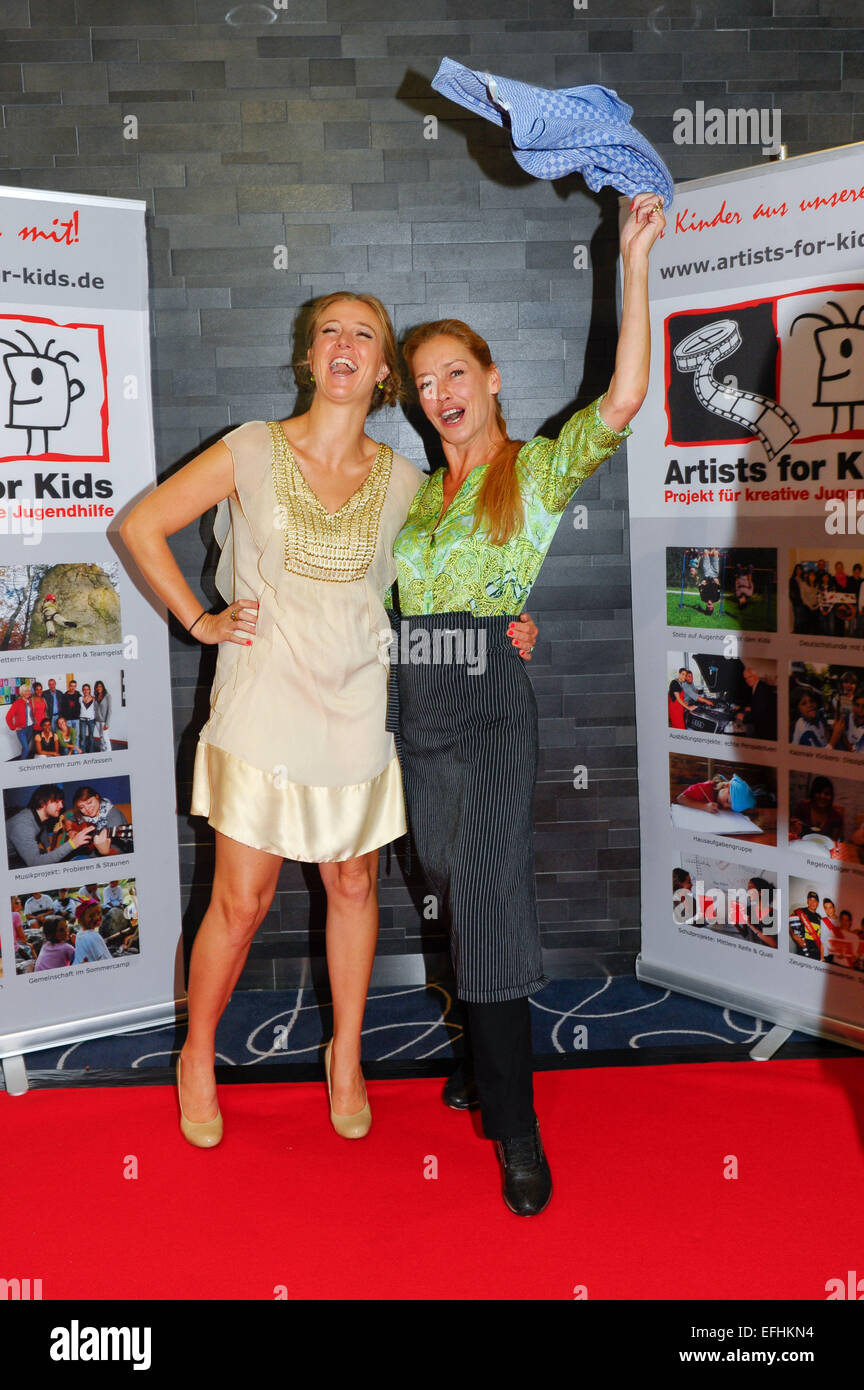 Celebrities promoting the auction Kids an die Macht in aid of Artists ...