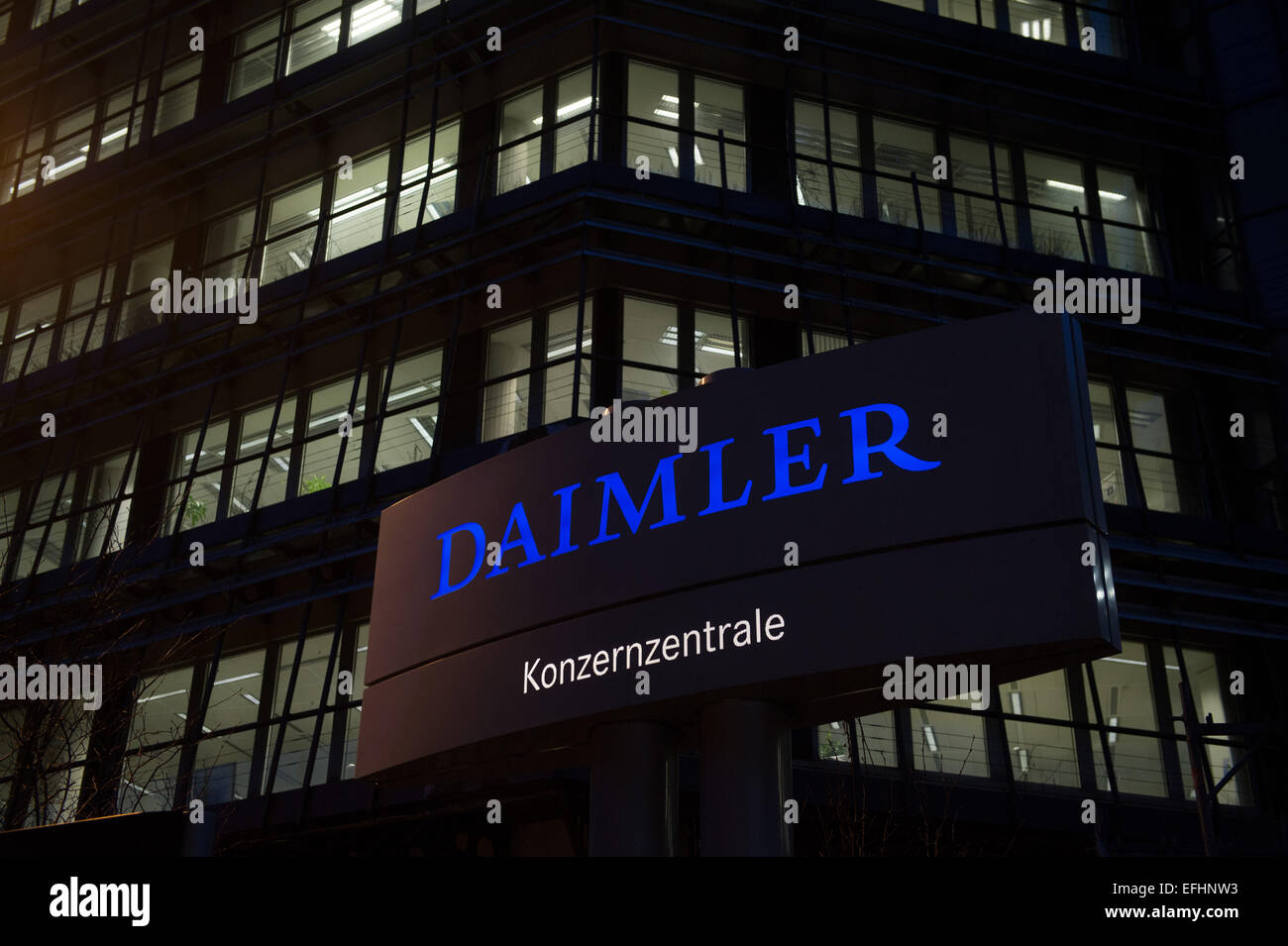Daimler headquarters in stuttgart germany hi-res stock photography and ...