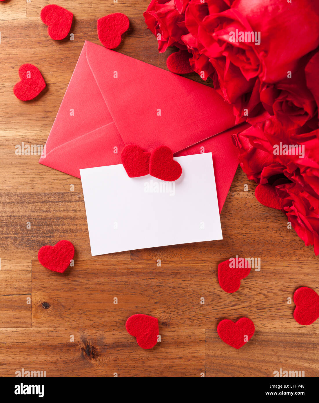 Red rose on an envelope hi-res stock photography and images - Alamy