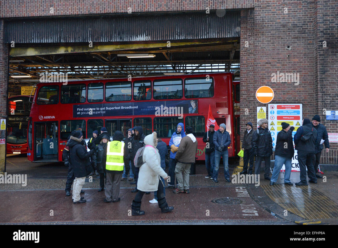 Unite picket line bus station hi-res stock photography and images - Alamy