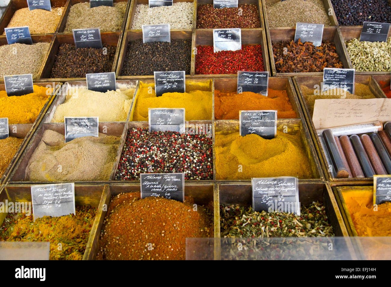 Loose spices for sale at Marché Victor Hugo, farmers' market, Toulouse ...
