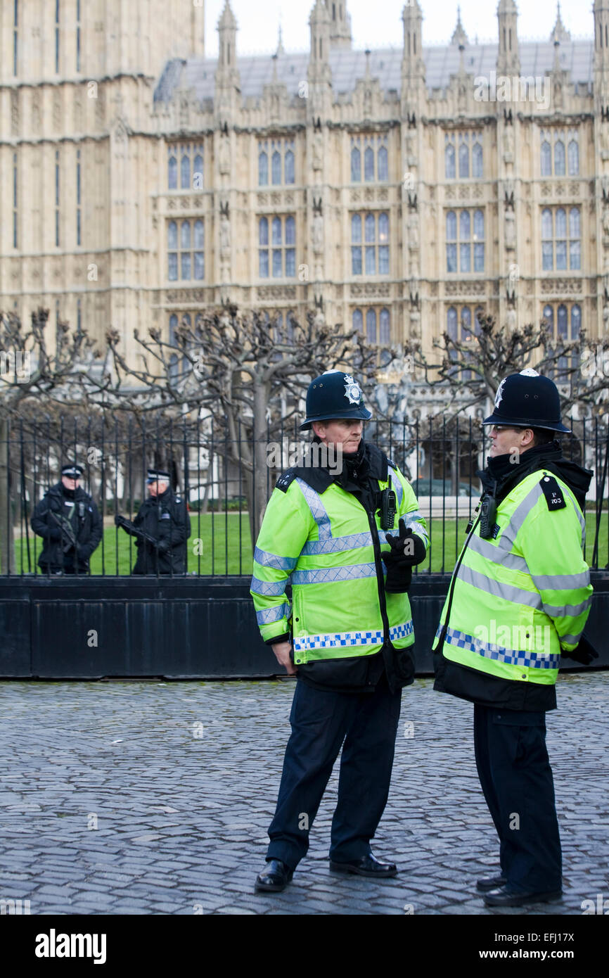 Metropolitan Police Service and special forces police Guarding The ...