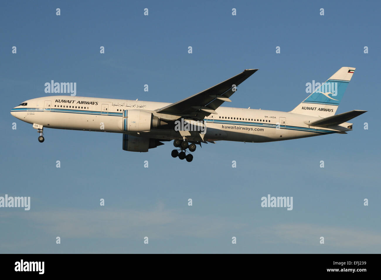 Kuwait airways plane hi-res stock photography and images - Alamy
