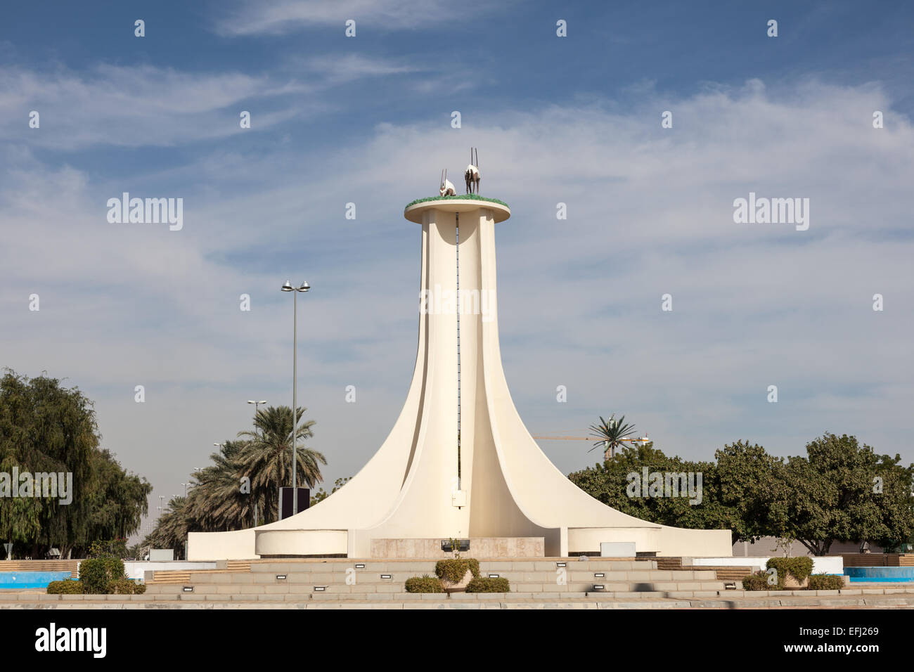 Oryx monument in a roundabout in Al Ain city. Emirate of Abu Dhabi ...
