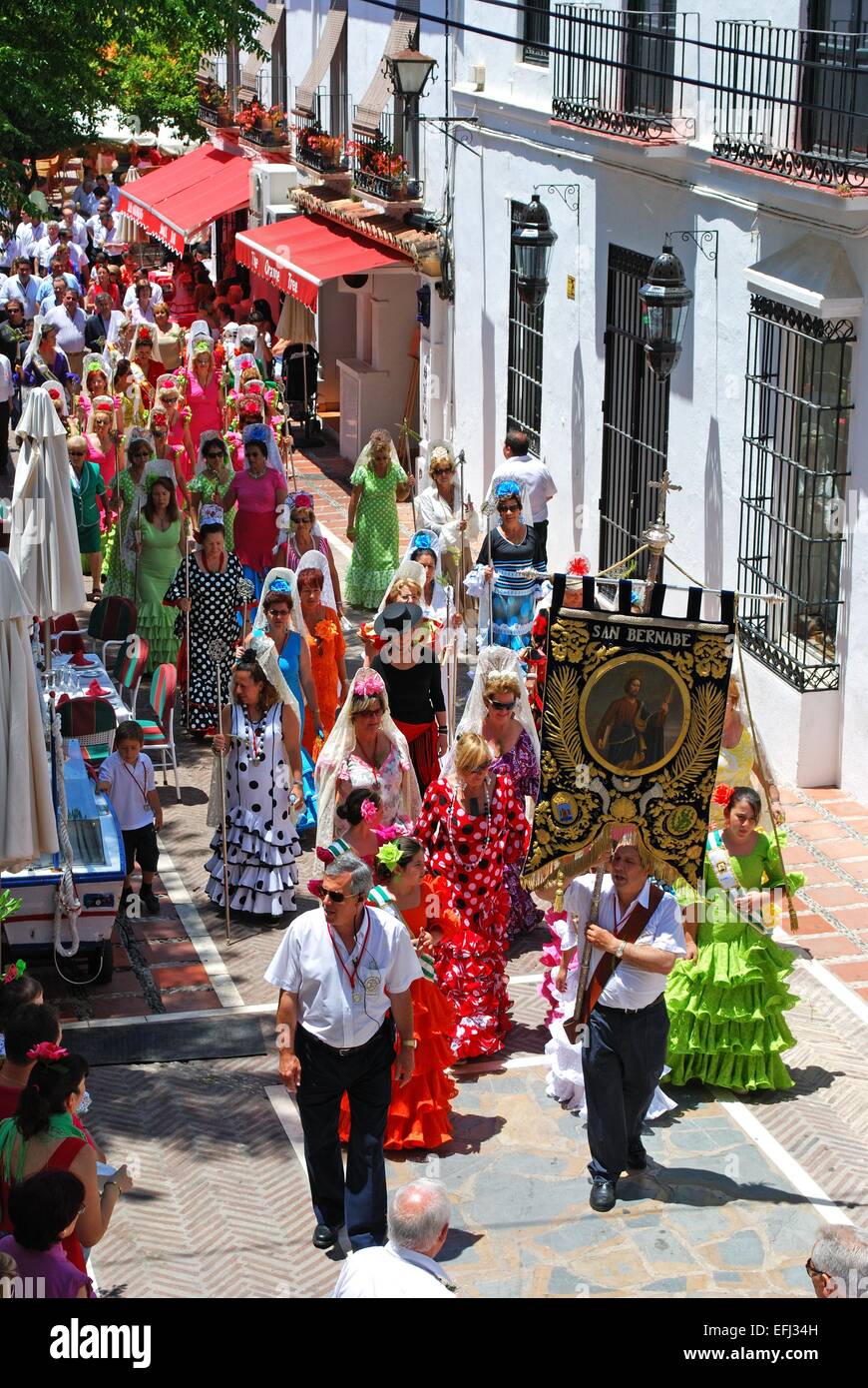 Ladies in traditional spanish dress hi-res stock photography and images ...