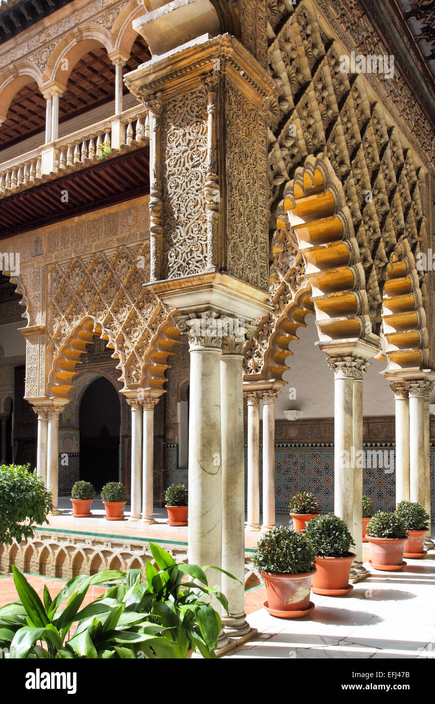 Courtyard in Alcazar, Seville Stock Photo - Alamy