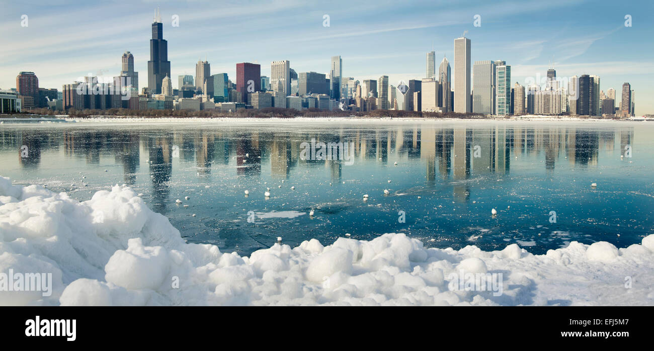 Chicago winter skyline hi-res stock photography and images - Alamy