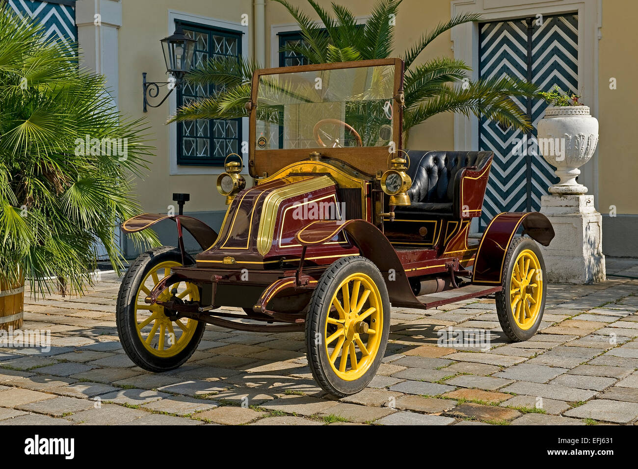Antique car, Renault AX, built in 1908 Stock Photo - Alamy