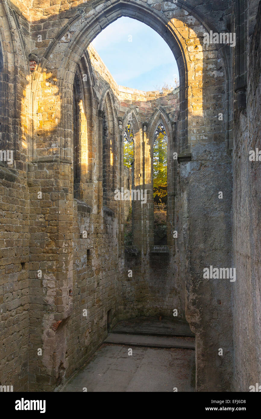 Romantic style church hi-res stock photography and images - Alamy