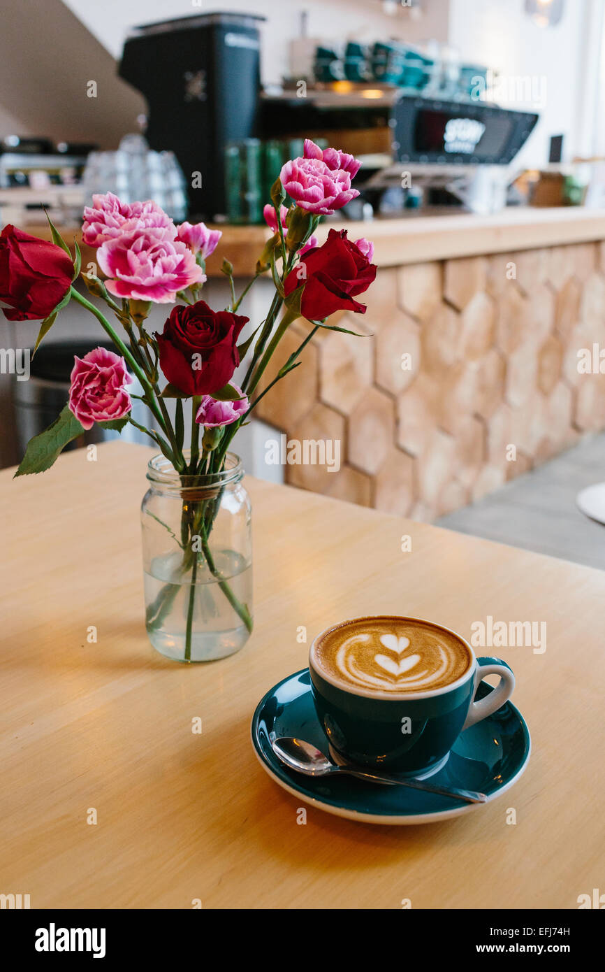 Cafe vase hi-res stock photography and images - Alamy