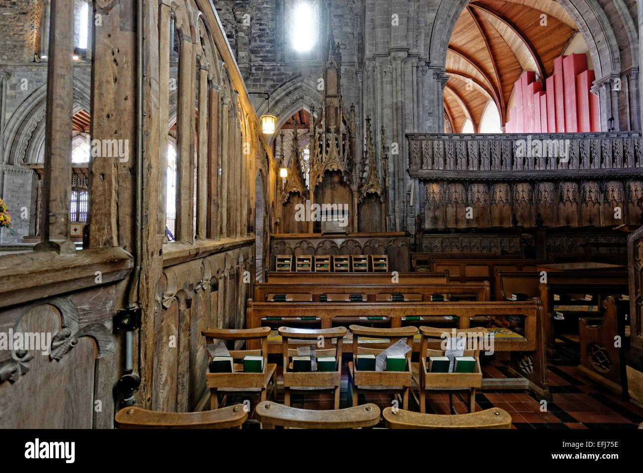 St davids cathedral shrine hi-res stock photography and images - Alamy