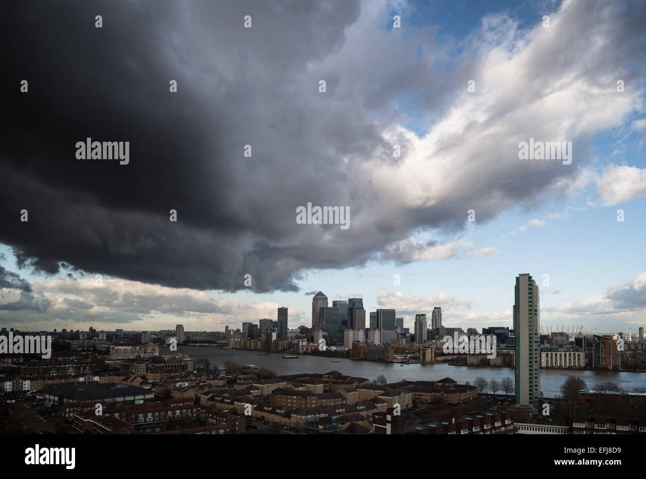 London dark hi-res stock photography and images - Alamy