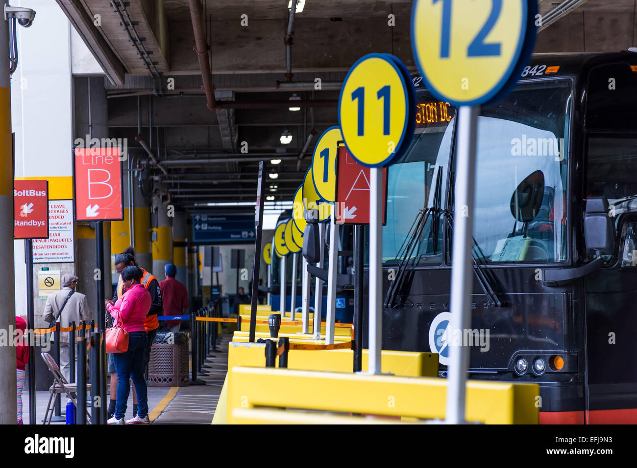 Greyhound bus terminal station hi-res stock photography and images - Alamy