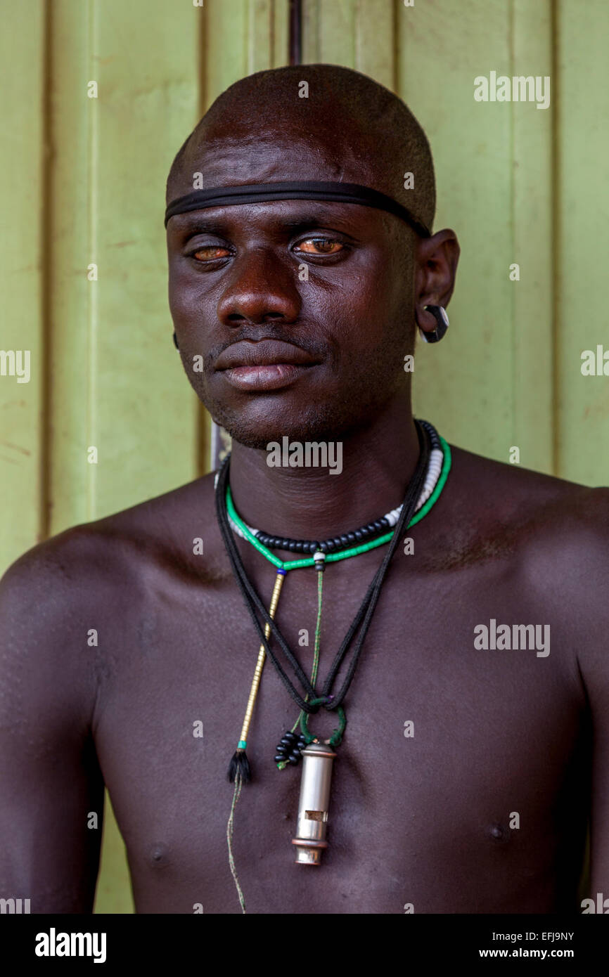 South ethiopia young man hi-res stock photography and images - Alamy