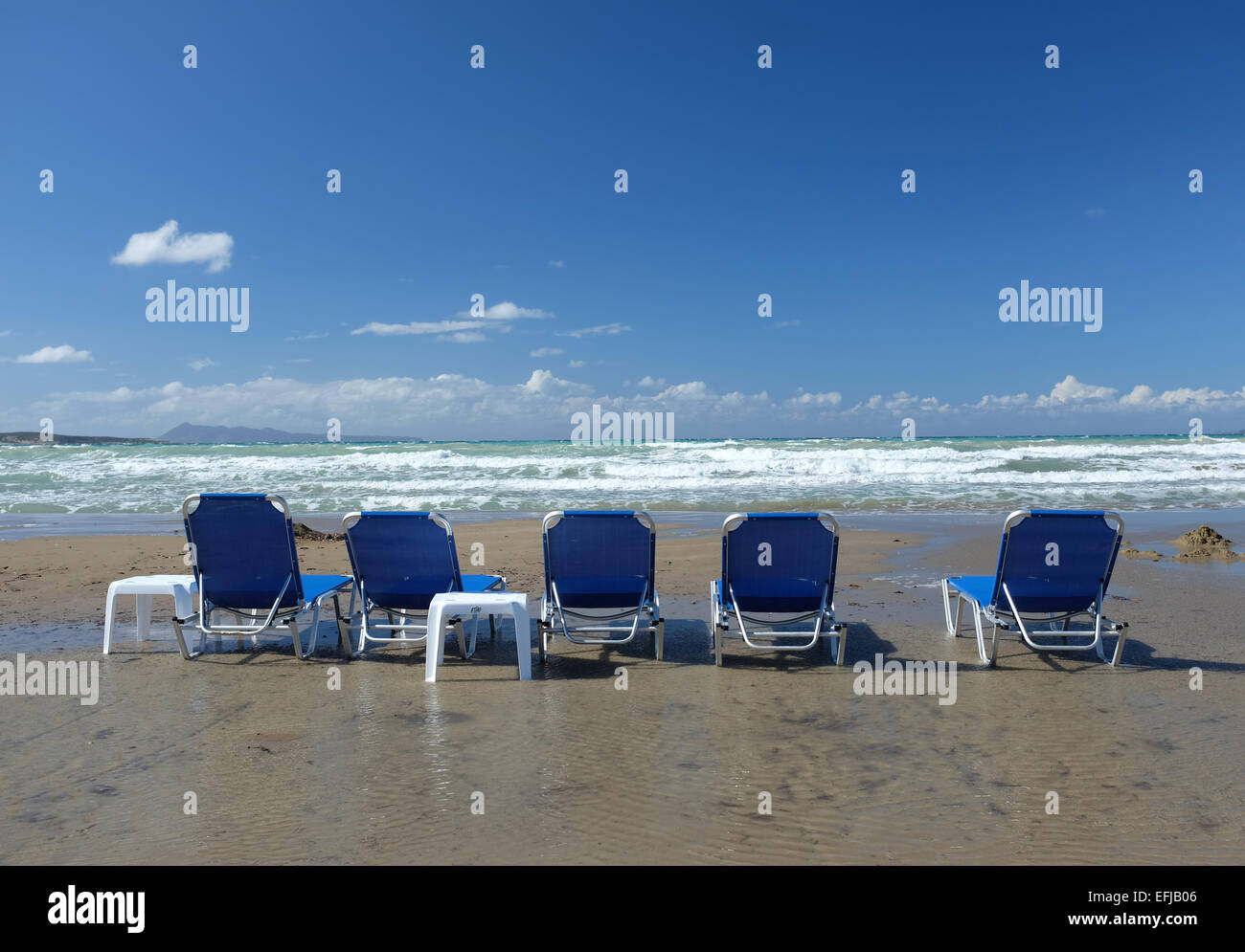 Empty beds hi-res stock photography and images - Alamy