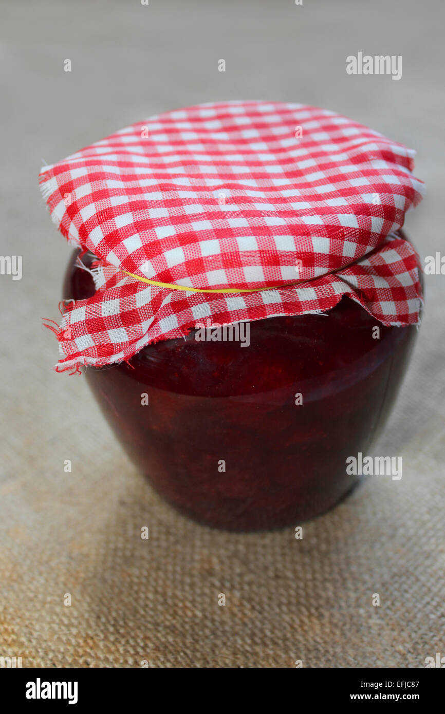 Strawberry fruit glass jam hi-res stock photography and images - Alamy
