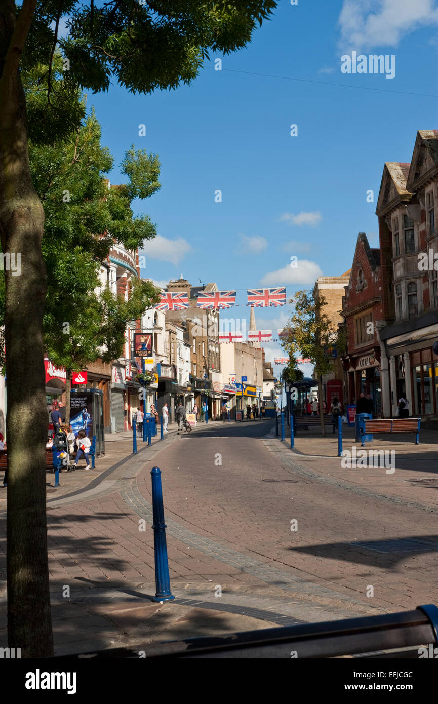 Bustling road hi-res stock photography and images - Alamy