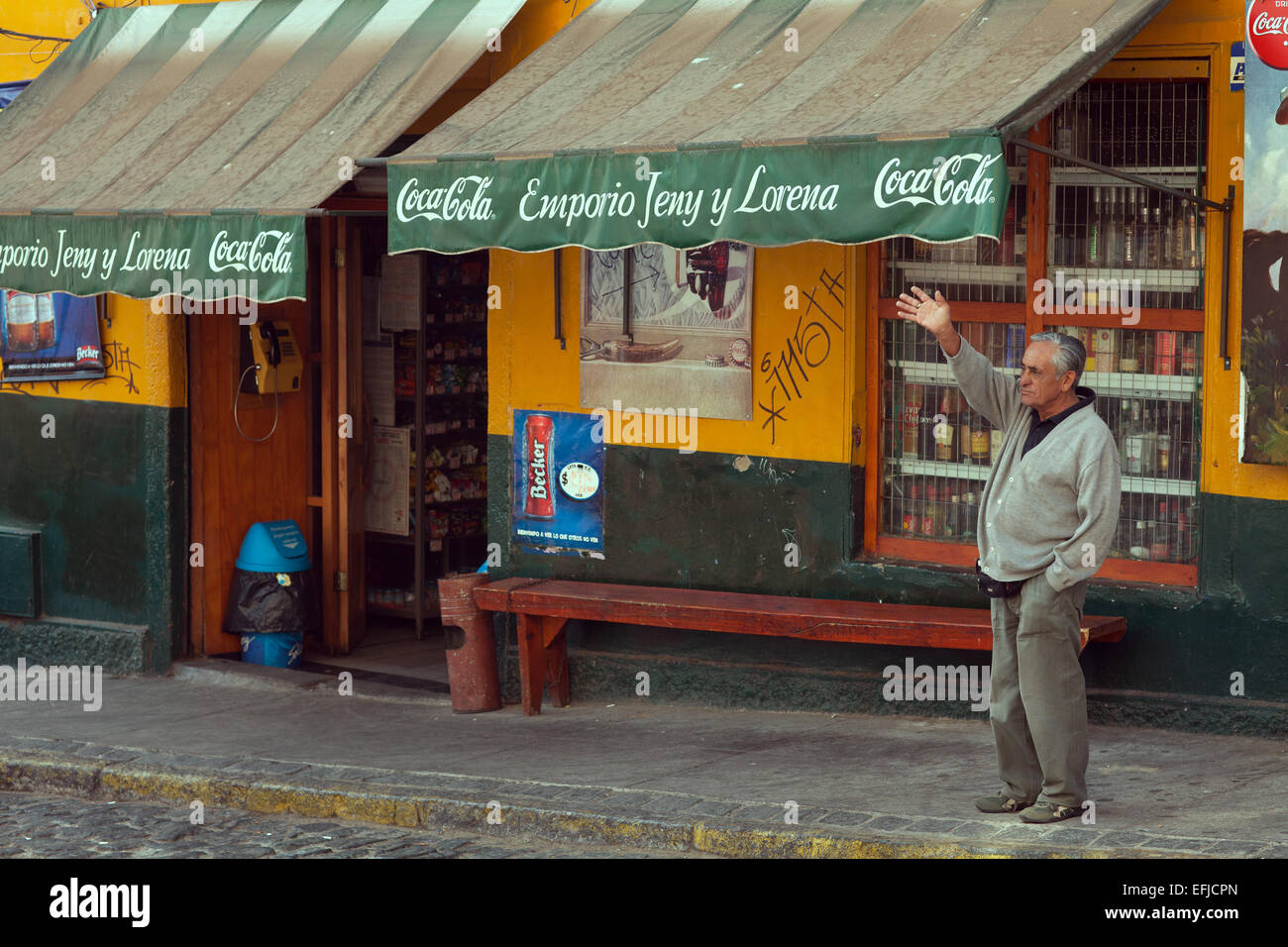 Chile indigenous man hi-res stock photography and images - Alamy