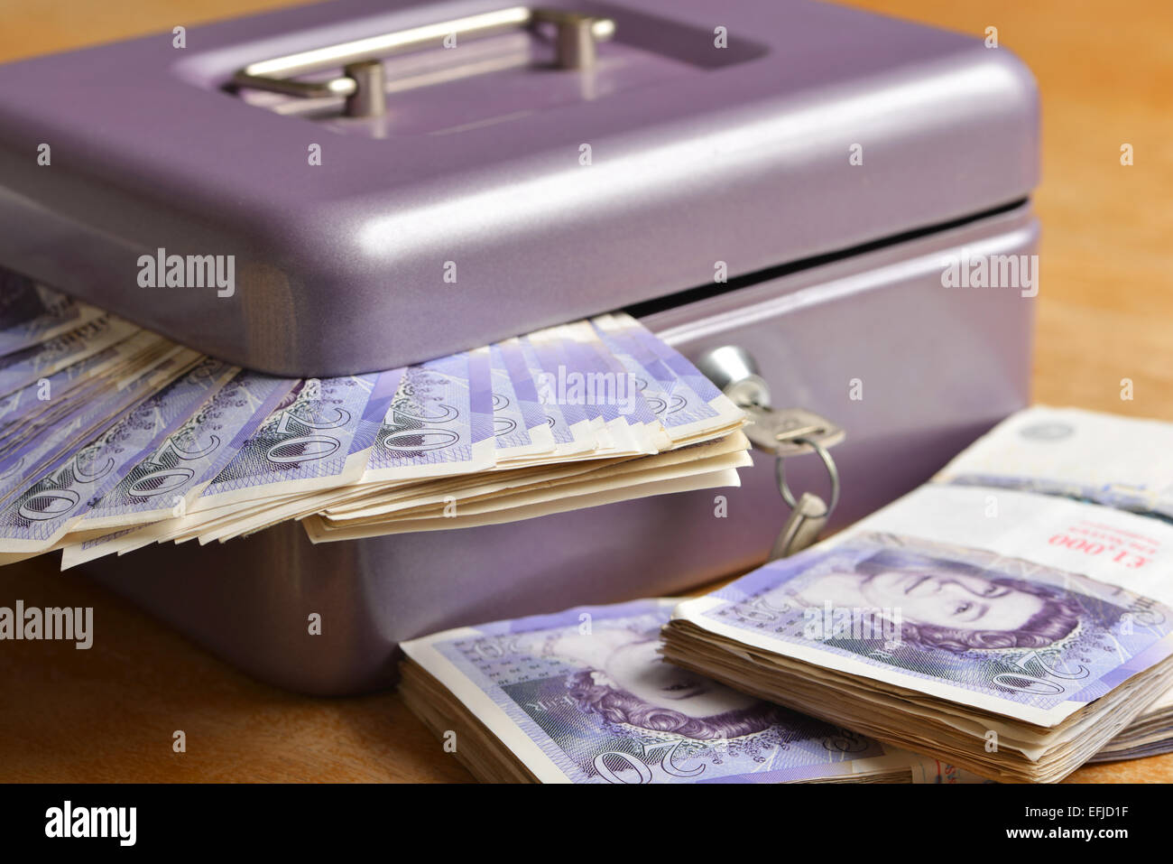 Bundles Cash High Resolution Stock Photography and Images - Alamy