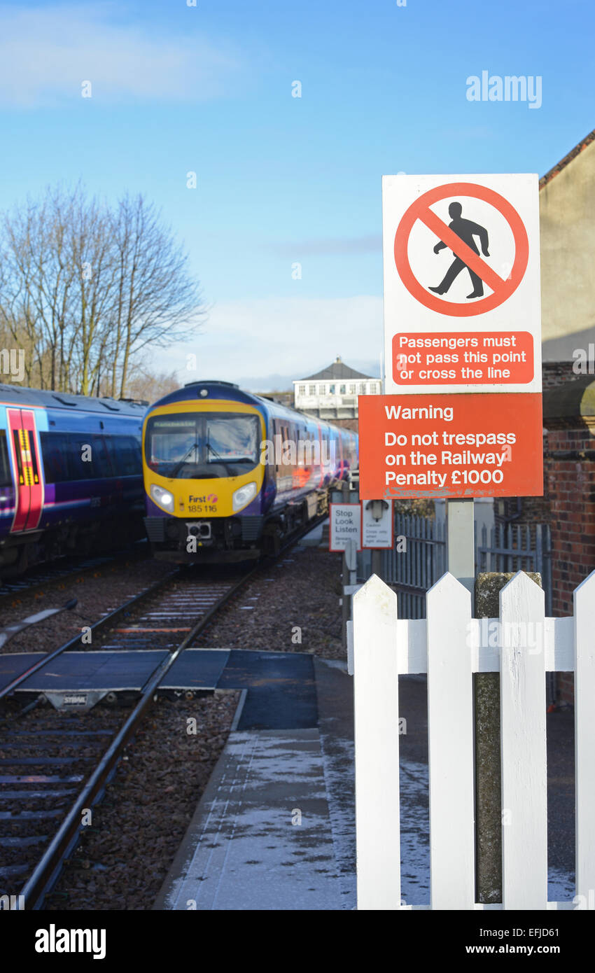 First class train uk sign High Resolution Stock Photography and Images ...