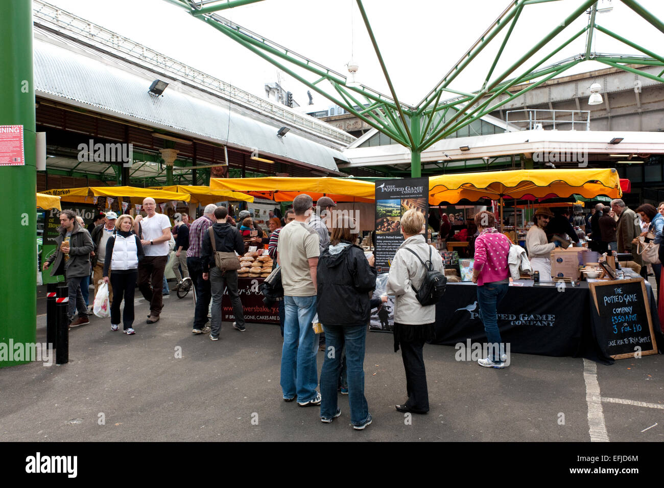 Uk england britain europe marketplace borough food market hi-res stock ...