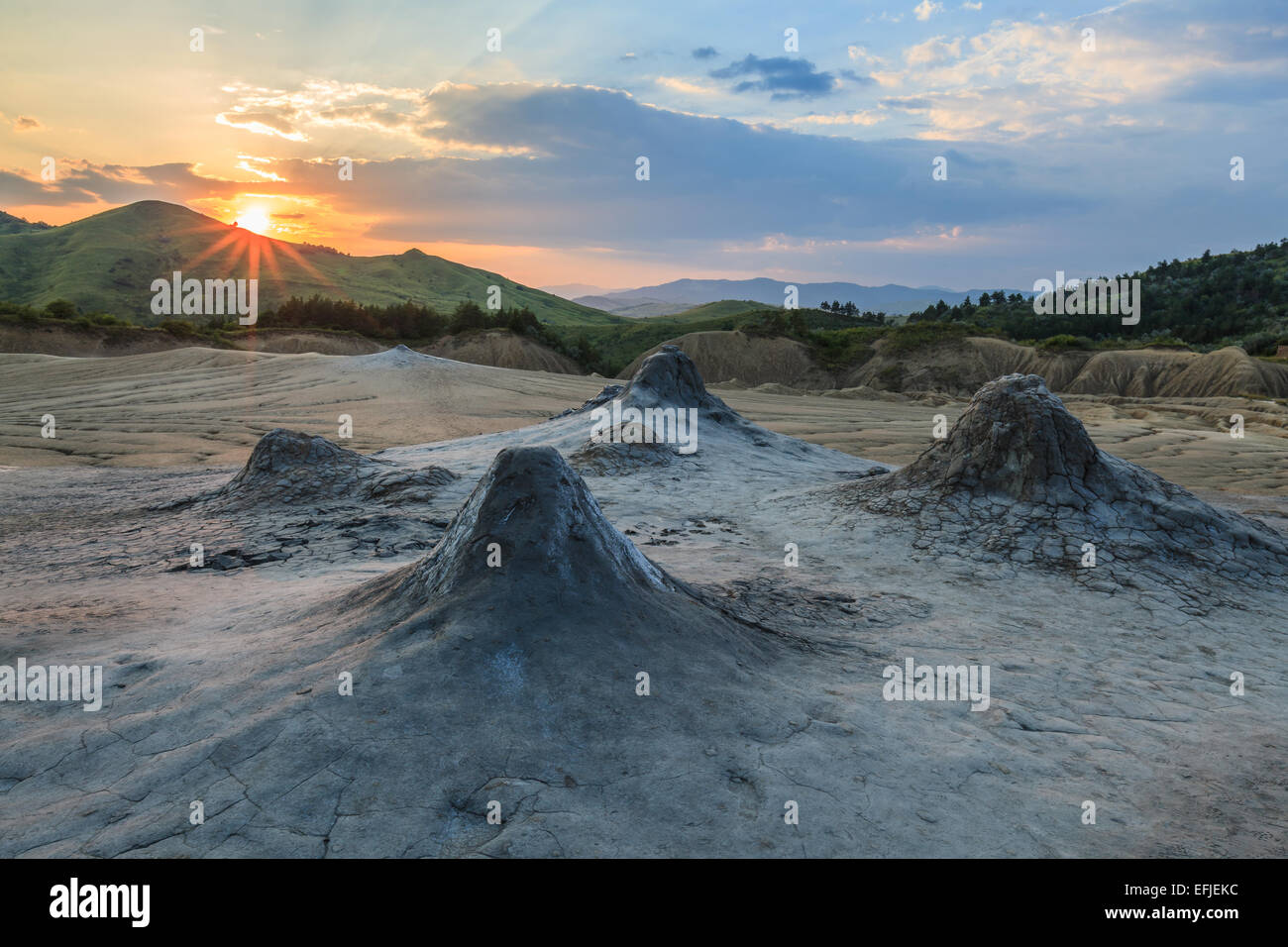 Erupting volcano dramatic hi-res stock photography and images - Alamy