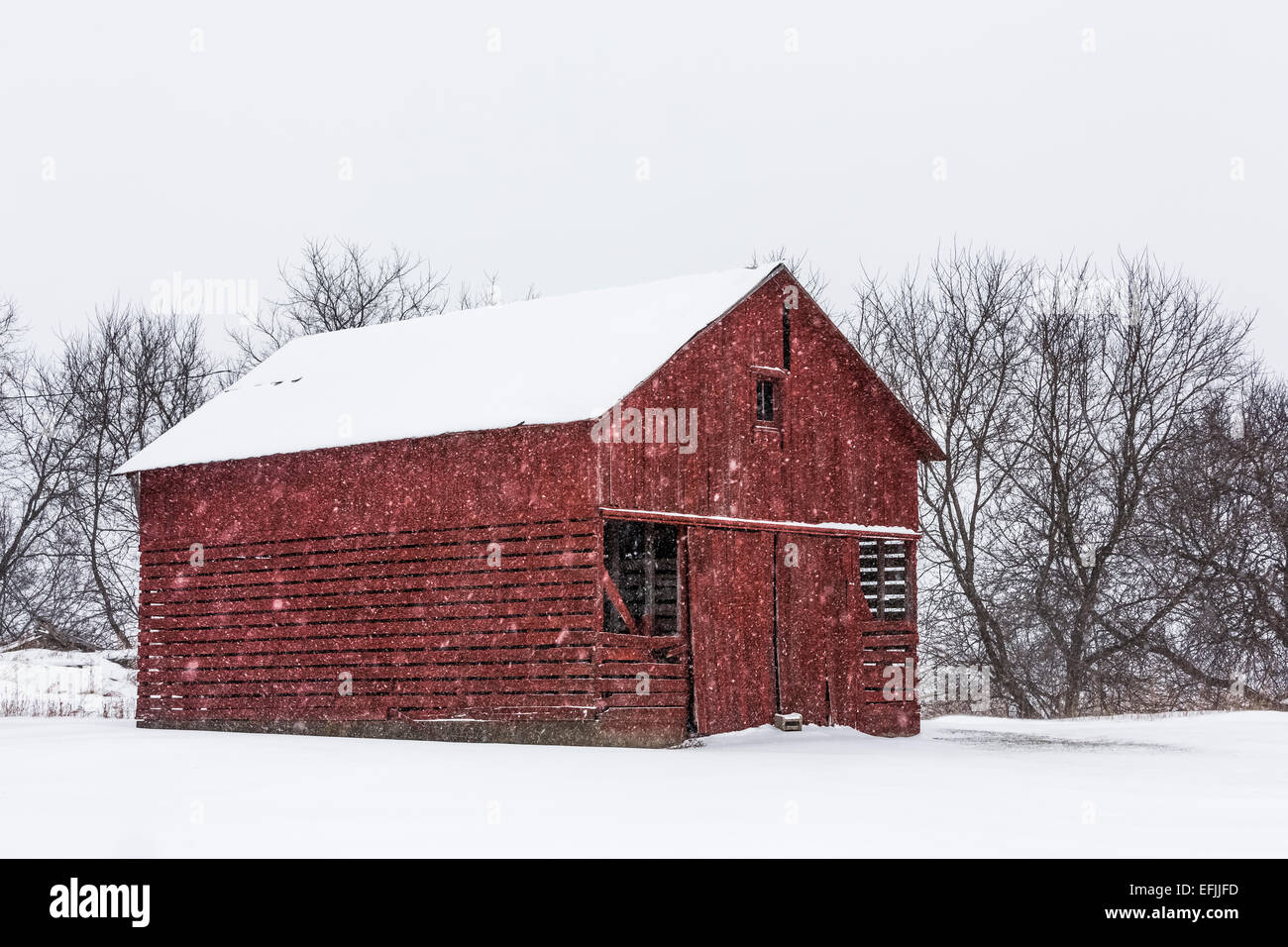 Michigan barn in the snow hi-res stock photography and images - Alamy