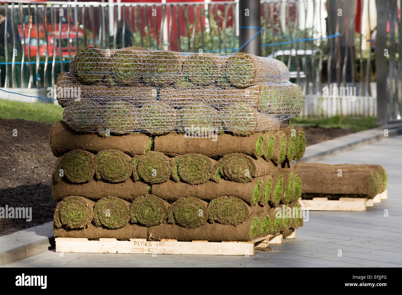 Pallet turf hi-res stock photography and images - Alamy