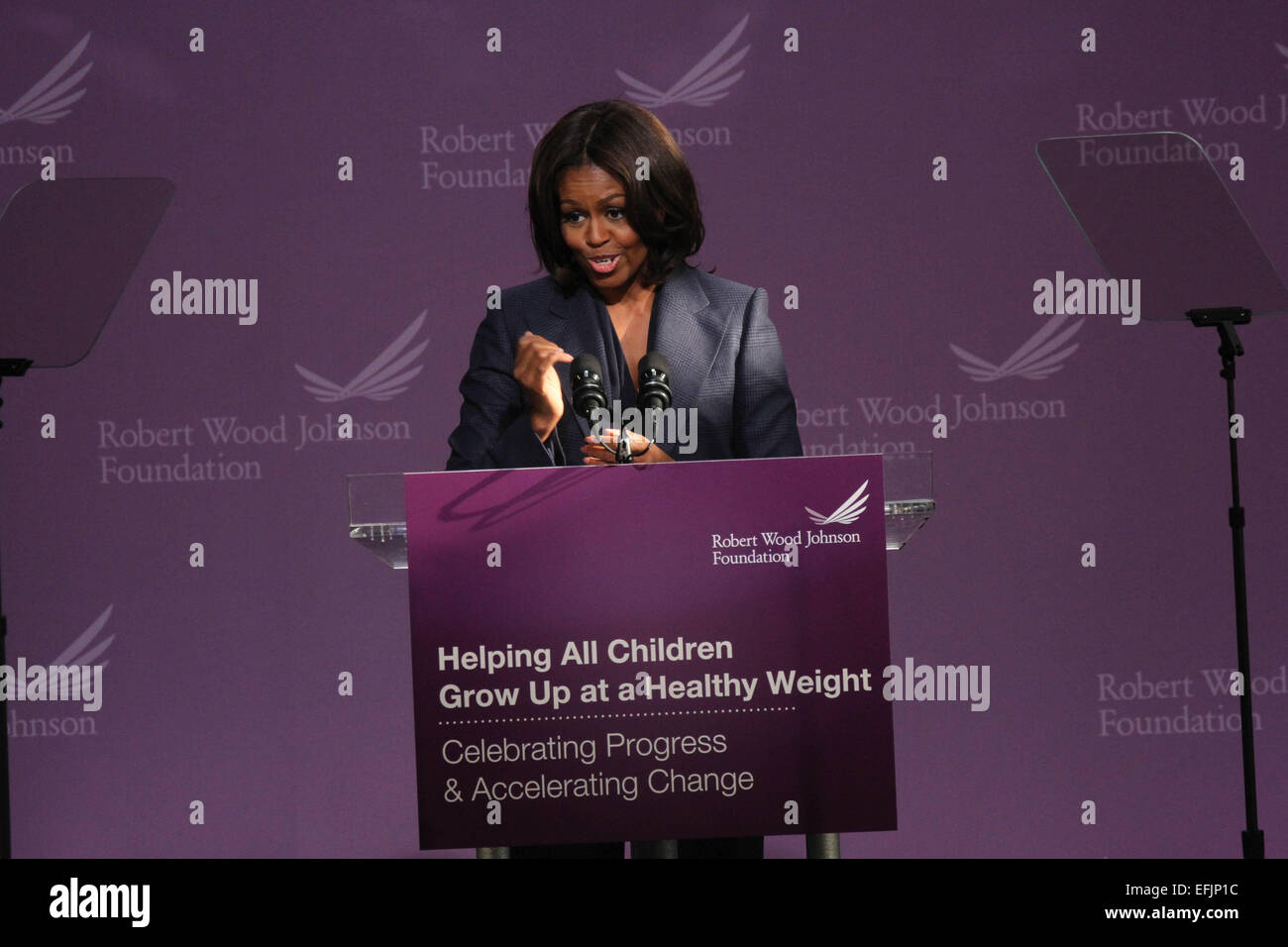 Michelle obama childhood obesity hi-res stock photography and images ...
