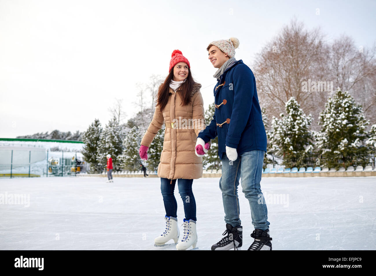 Sport ice skating couple hi-res stock photography and images - Alamy