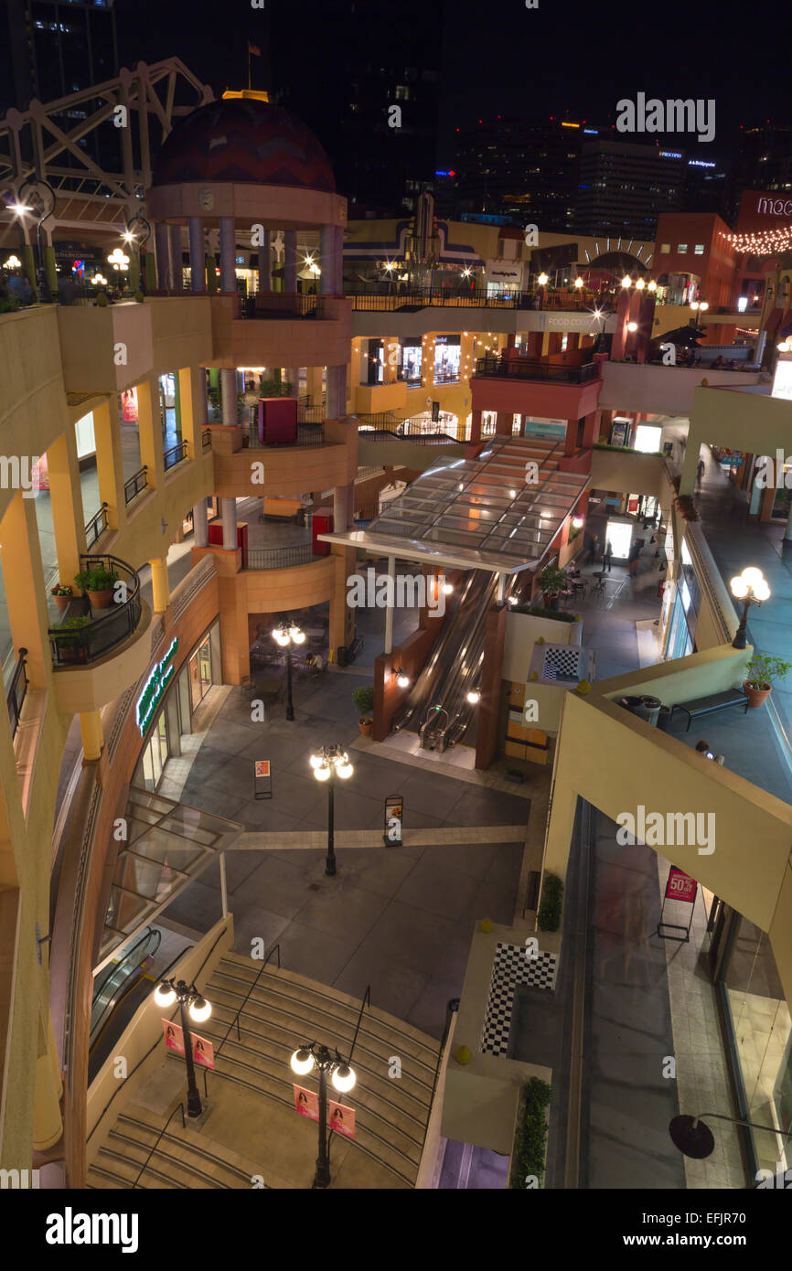 HORTON PLAZA SHOPPING MALL (©JON JERDE 1985) DOWNTOWN SAN DIEGO ...