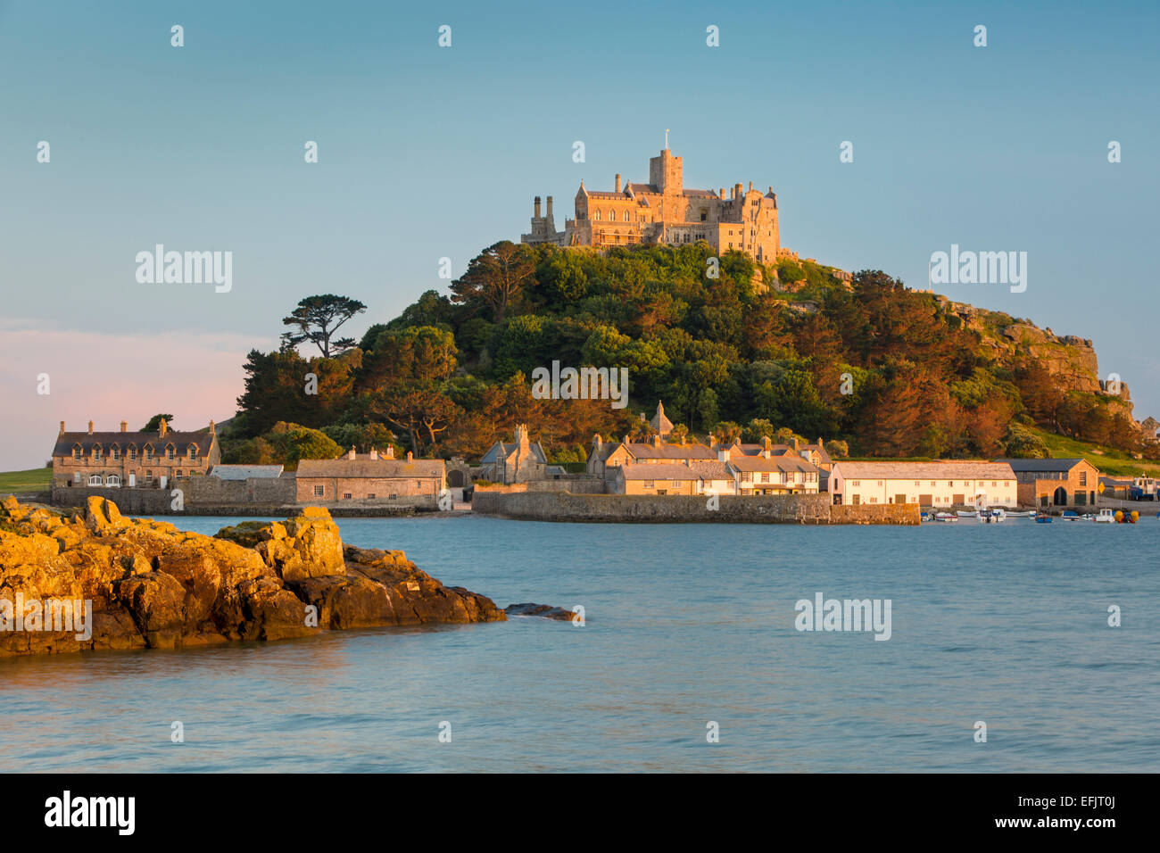 St michael's mount cornwall hi-res stock photography and images - Alamy